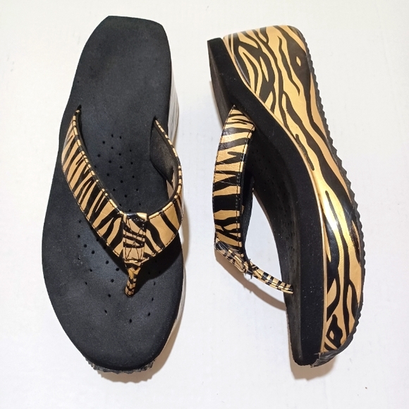 Volatile | Shoes | Volatile Tigerzebra Patent Thong Mule Slide Slipon ...